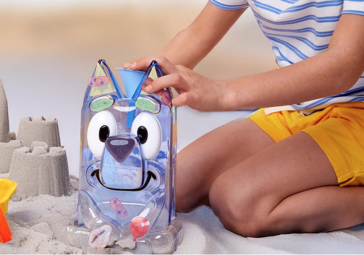 Bluey Jumbo Sand Kit just $14.97 at Amazon & Walmart (reg: $24.99 ...